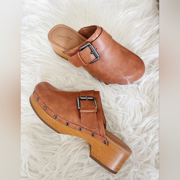 Universal Thread | Shoes | Clogs In Honey Brown Color Barely Worn ...